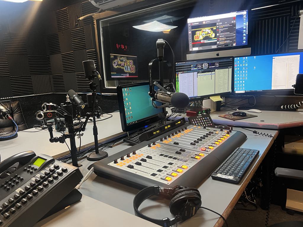 Today's Best Music | Magic 89.9